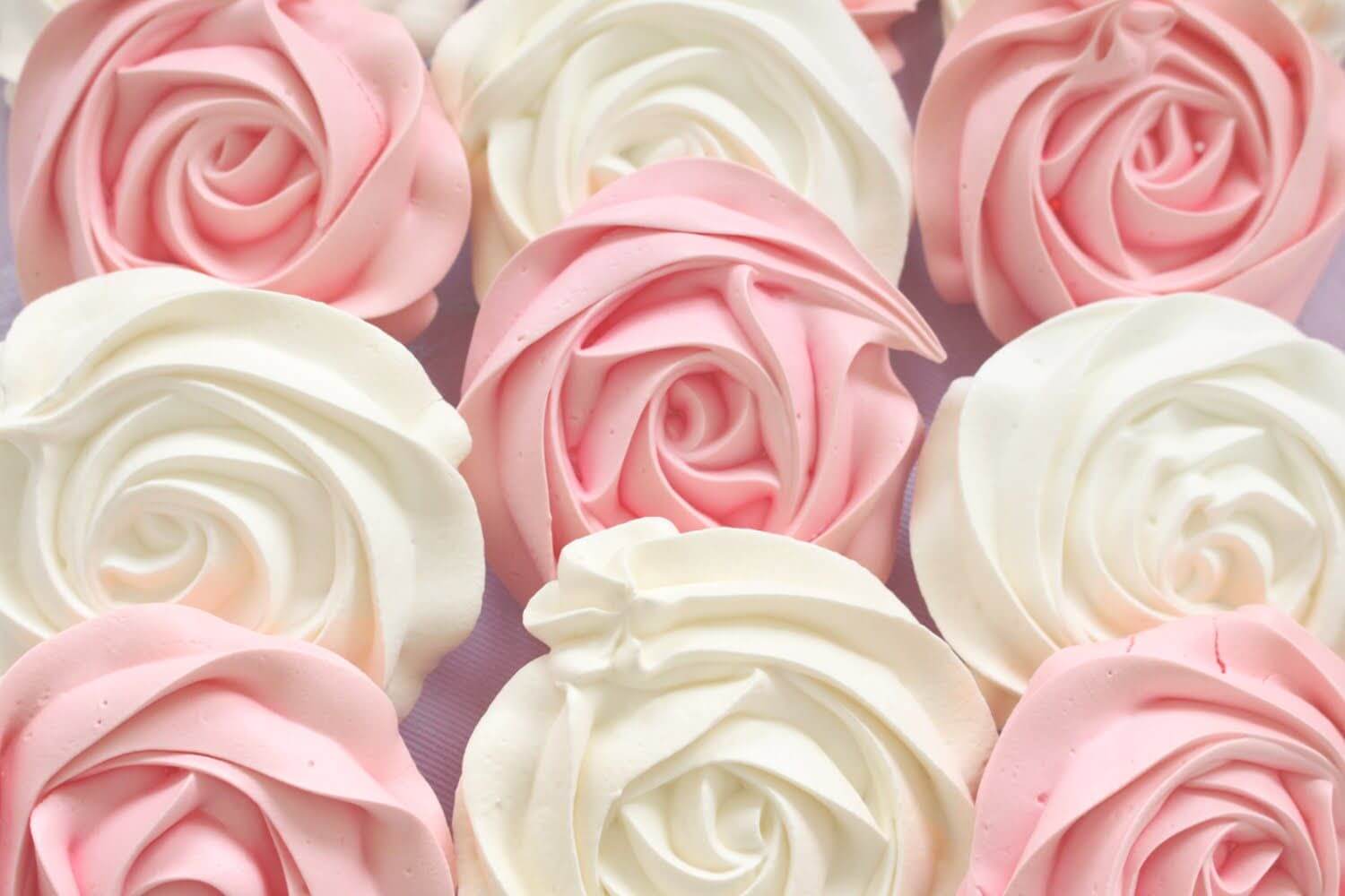 Receita de Pirulitos de Suspiro ou Suspiros Decorados