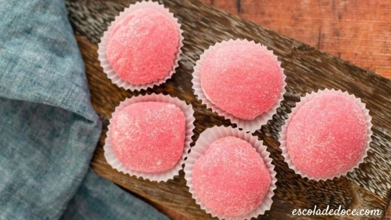 → Como Fazer Brigadeiro Rosa: 4 Receitas Diferentes!